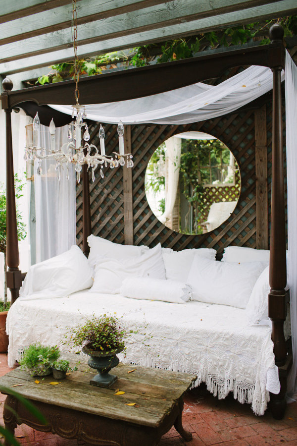 Daydreaming: Outdoor Beds | Centsational Style