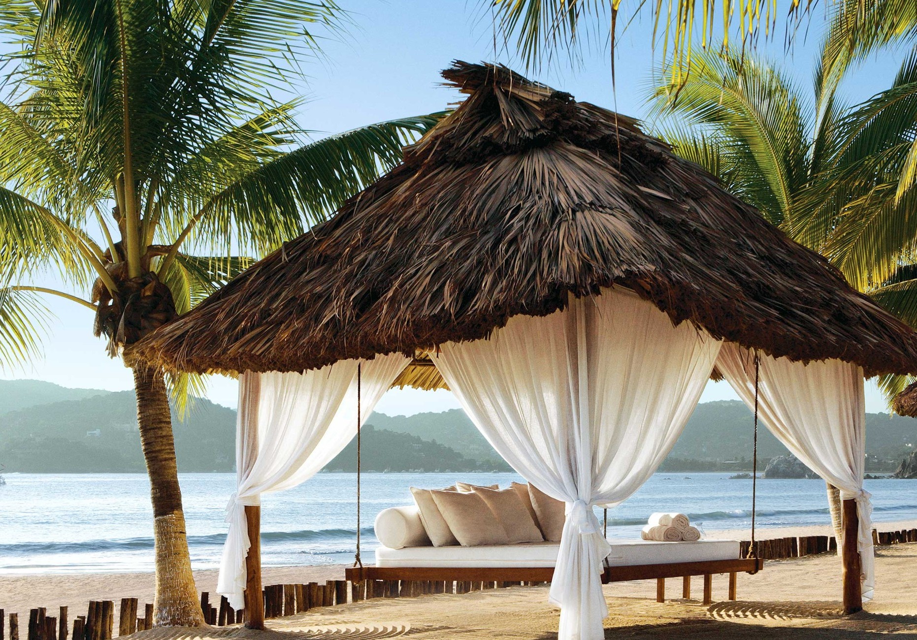 Daydreaming: Outdoor Beds | Centsational Style